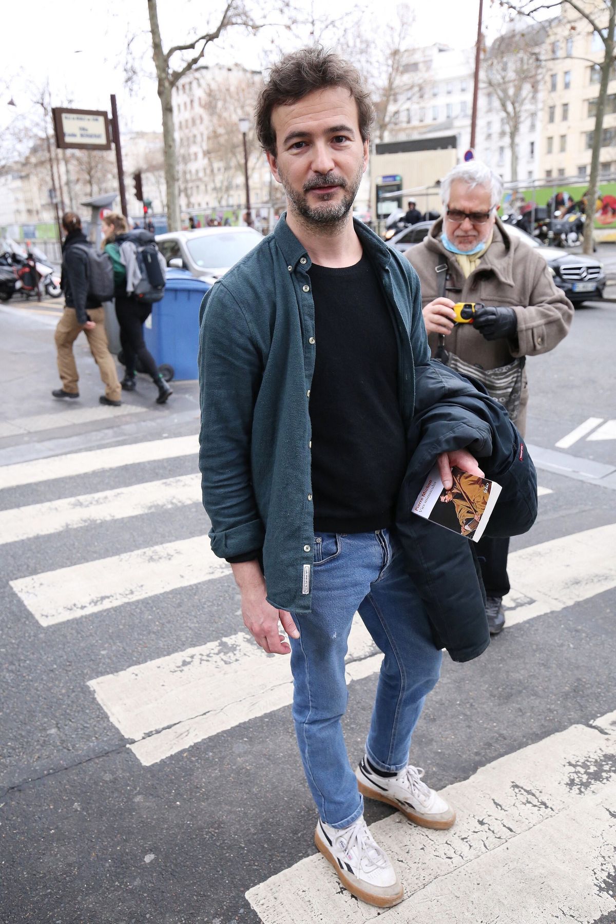 Photo : Renan Luce à la sortie de l'émission "Les Grosses Têtes" dans ...