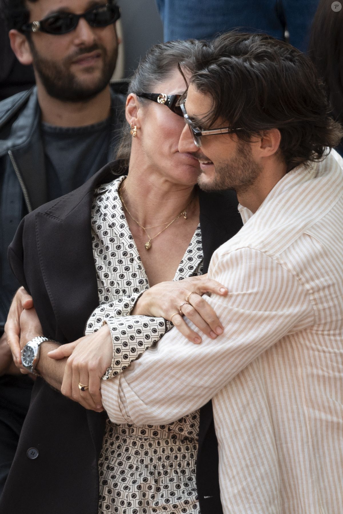 Photo : Sortir avec un ex, pour Pierre, c’est "comme commettre deux ...