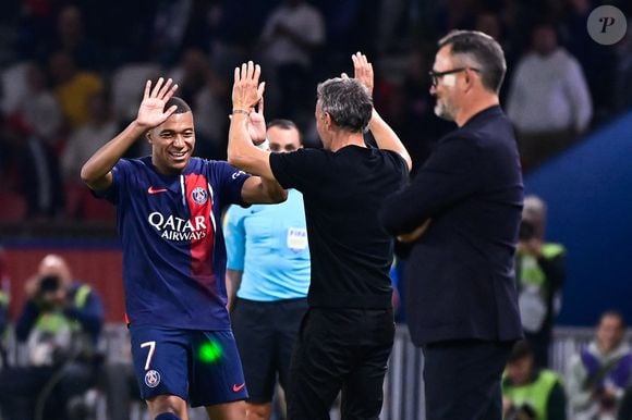 Photo : Attitude - Joie de Kylian Mbappe ( 7 - PSG ) - Luis Enrique ( entraineur PSG ) - - Ligue ...