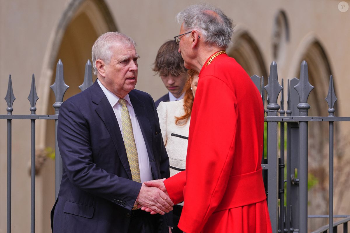 Photo : Le prince Andrew assiste à la messe de Pâques de la famille ...