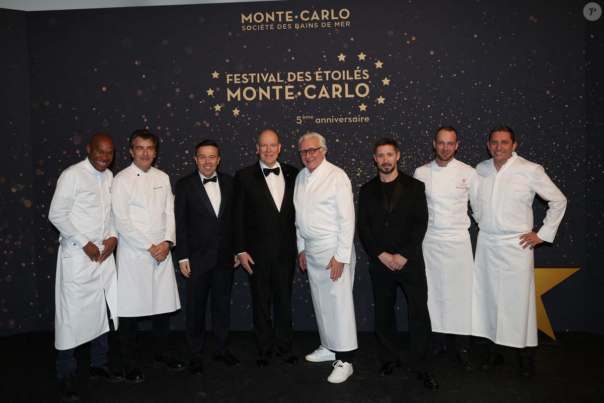 Photo : Le Prince Albert II de Monaco en compagnie des Chefs du Groupe ...