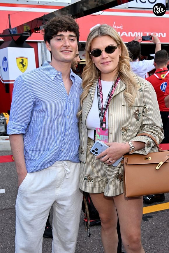 Photo : Noah Schnapp et Camille Gottlieb dans les paddocks du Formula 1 ...