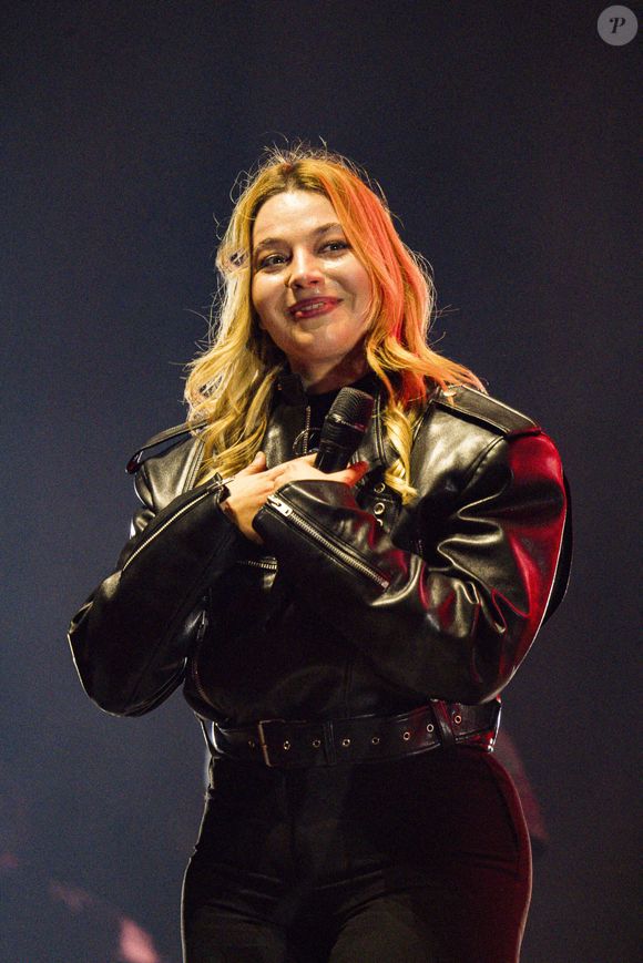 Santa, dont la mère était une chanteuse des années 1980, face à l ...