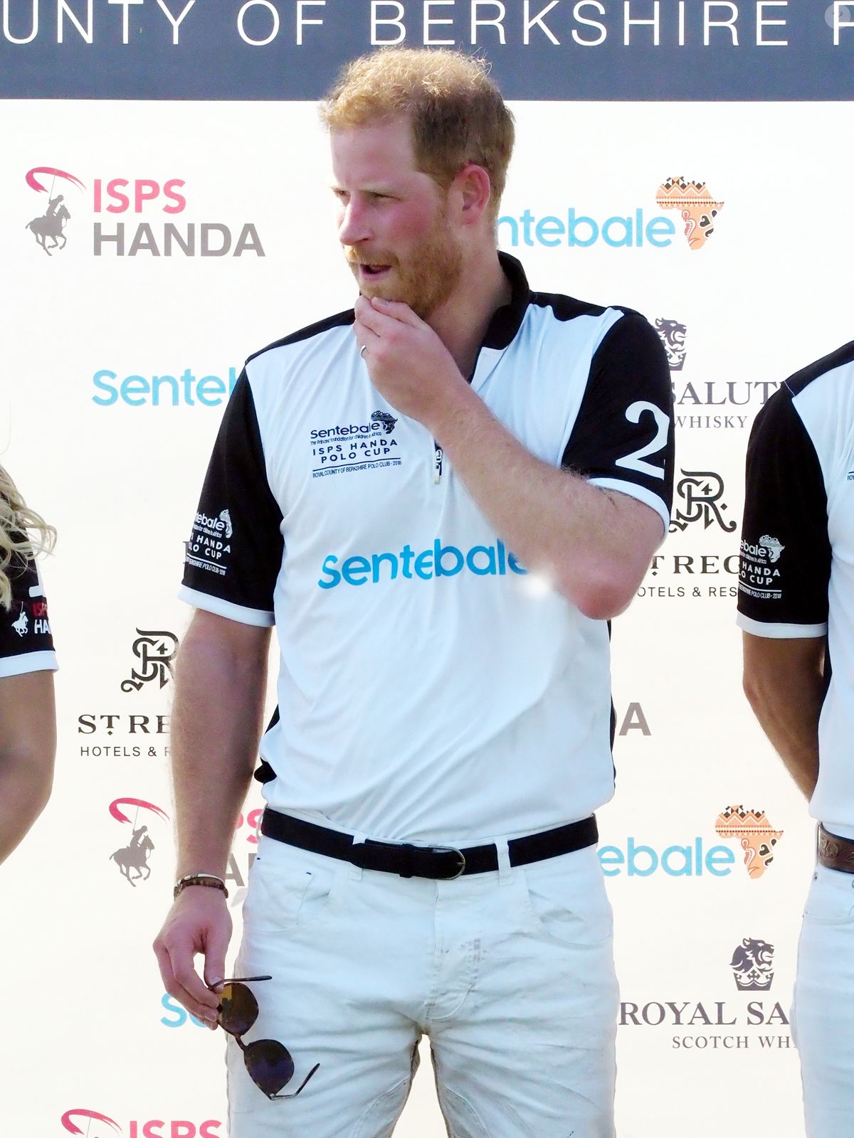 Photo : Mais suite à une controverse "impensable", lui et le co ...