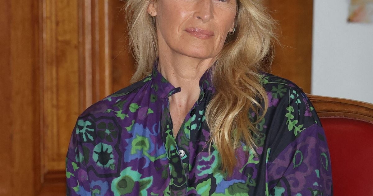 Estelle Lefébure, mère de 3 enfants, tape du poing sur la table : "Ce ...