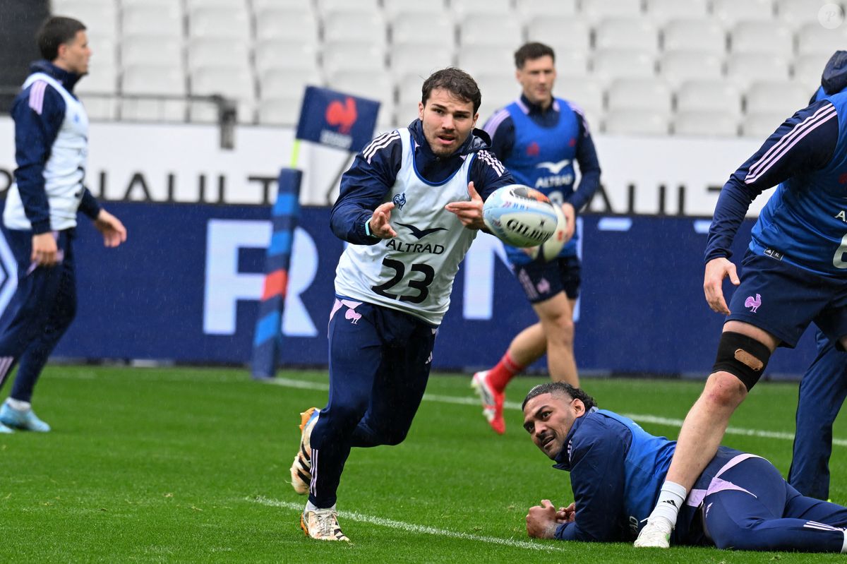 Photo : Antoine Dupont - Entraînement de l'équipe de France de rugby à ...