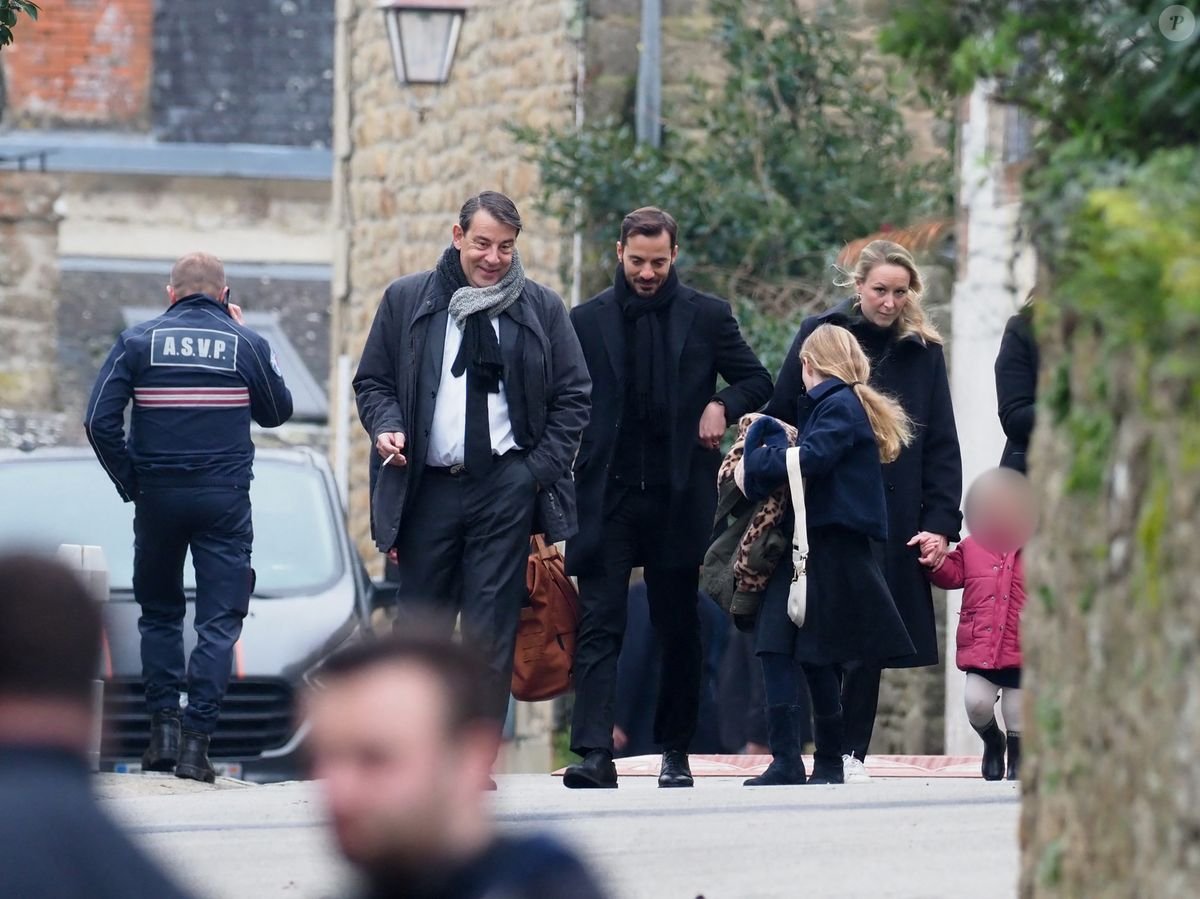 Photo : Samuel Marechal, Marion Marechal et ses filles Olympe et Clotilde et son mari Vincenzo ...