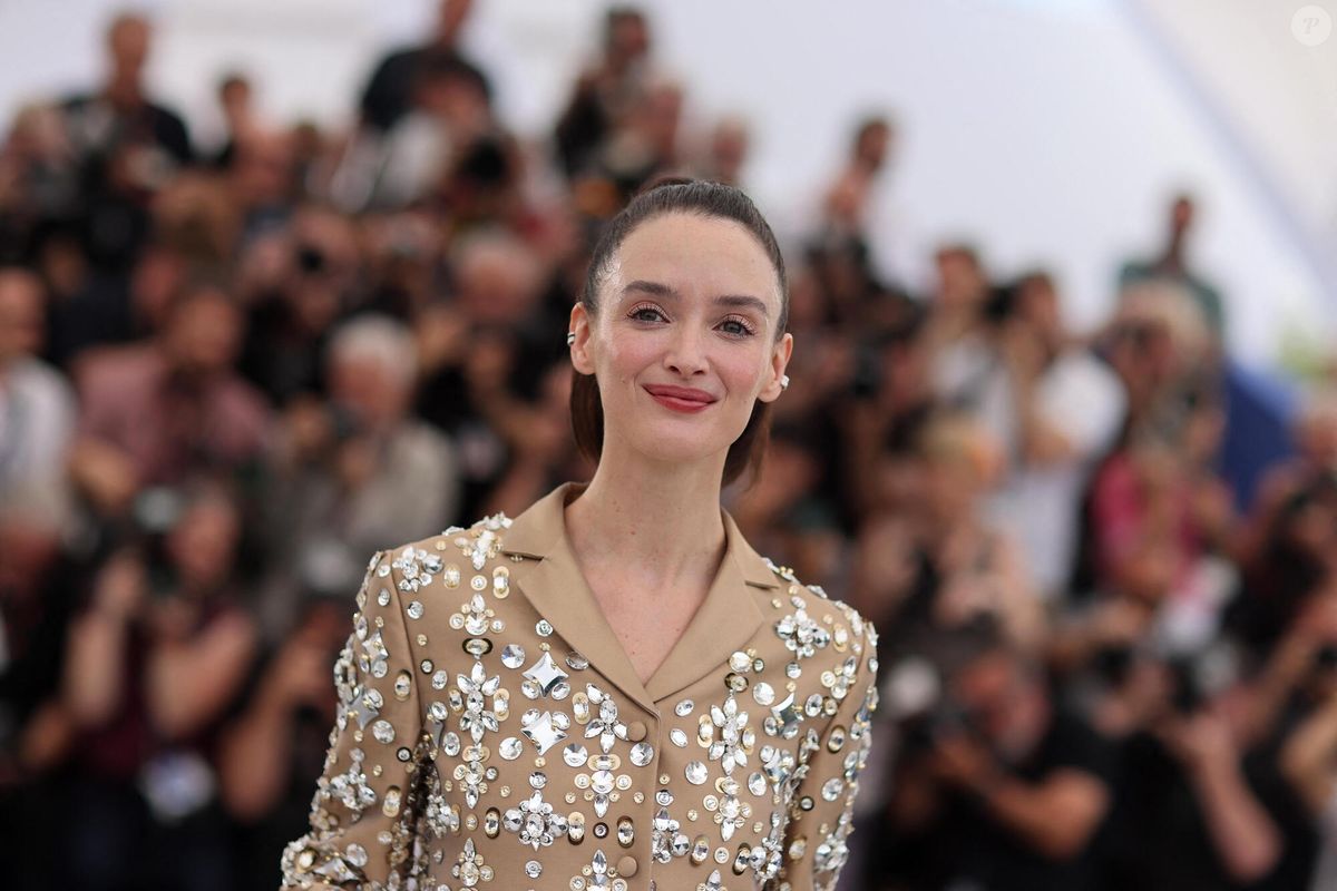 Photo : Charlotte Le Bon au photocall du film "Niki" lors du 77ème ...