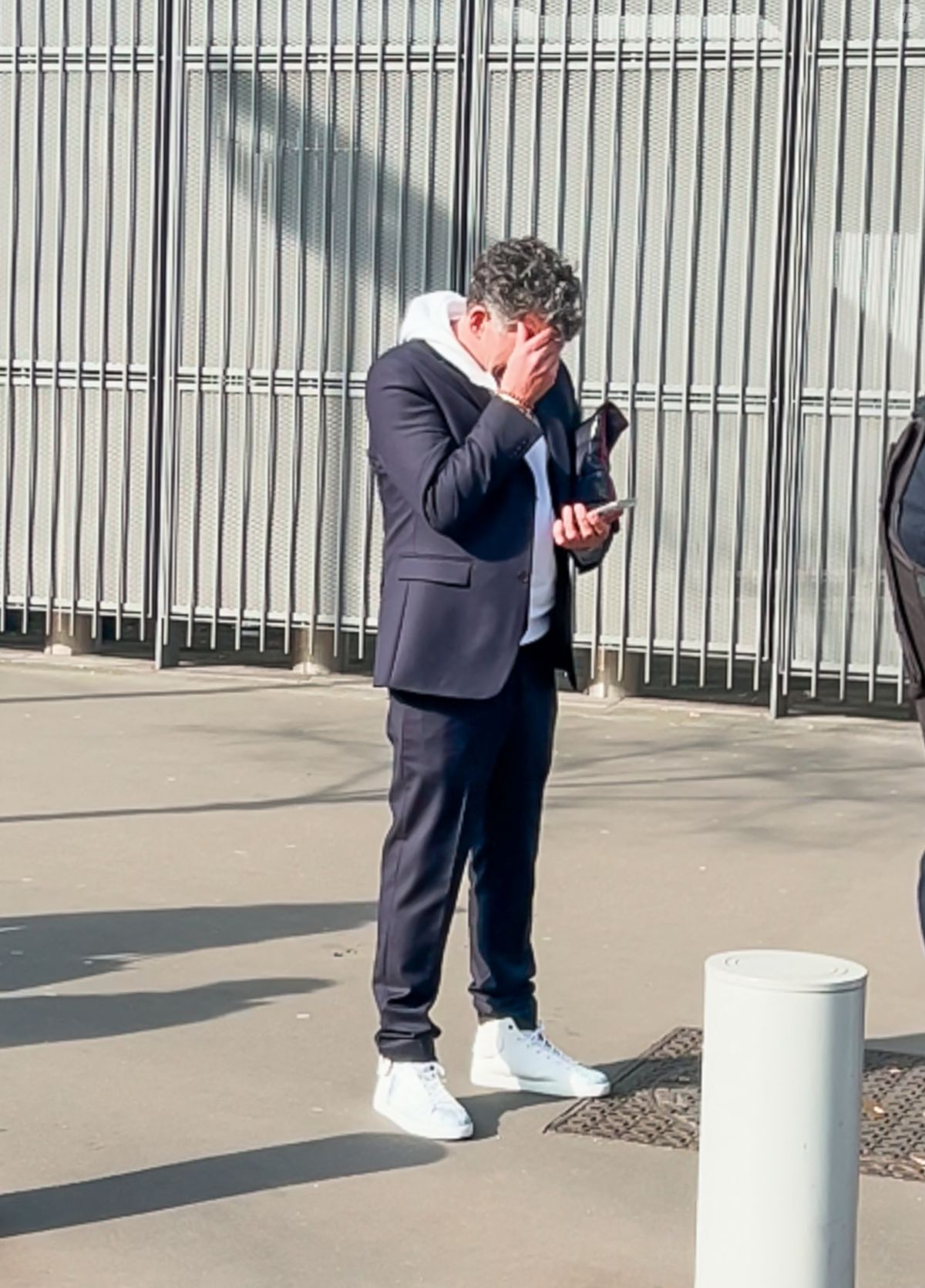 Photo : Stéphane Plaza en larmes à la sortie de son procès après avoir ...