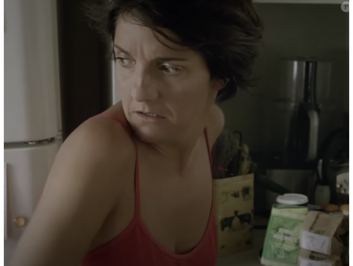 Vidéo : Florence Foresti parodie "Bref." en 2019 - Purepeople