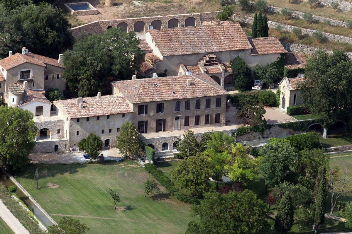 Photo : Vue aérienne du château de Miraval, propriété de Brad Pitt et ...