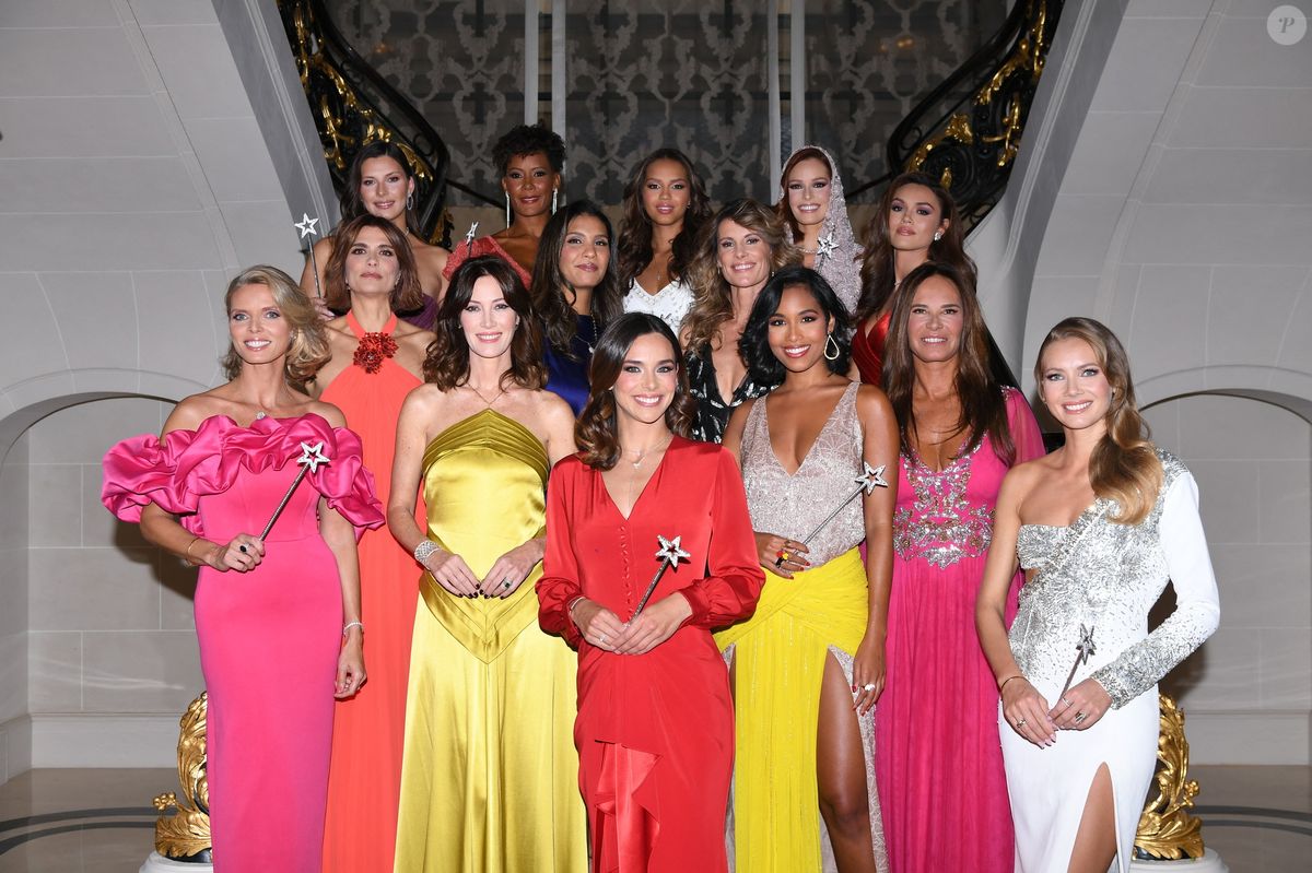 Photo : Sylvie Tellier, Sophie Thalmann, Corinne Coman (robe Christophe ...