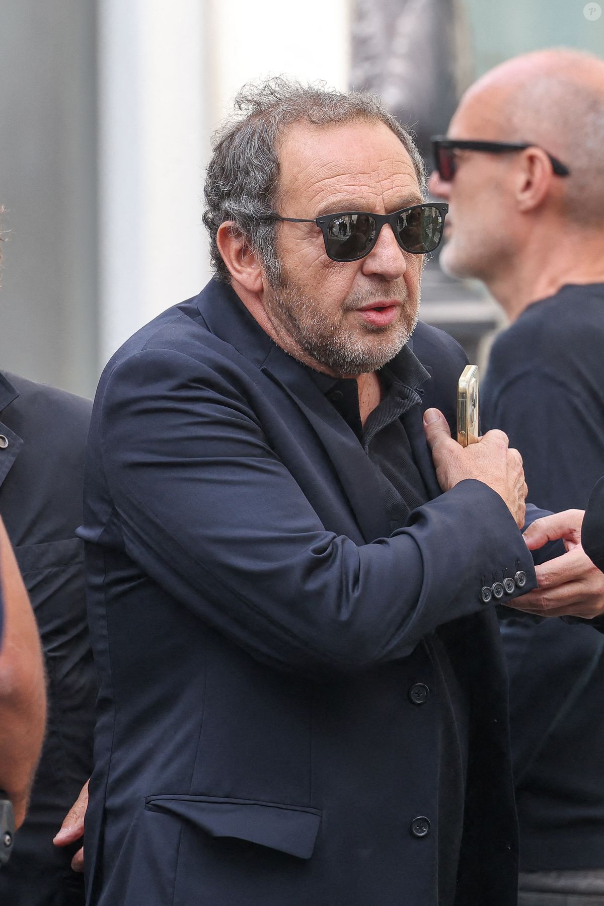 Photo : Patrick Timsit - Arrivées aux obsèques de Thierry Ardisson en l ...