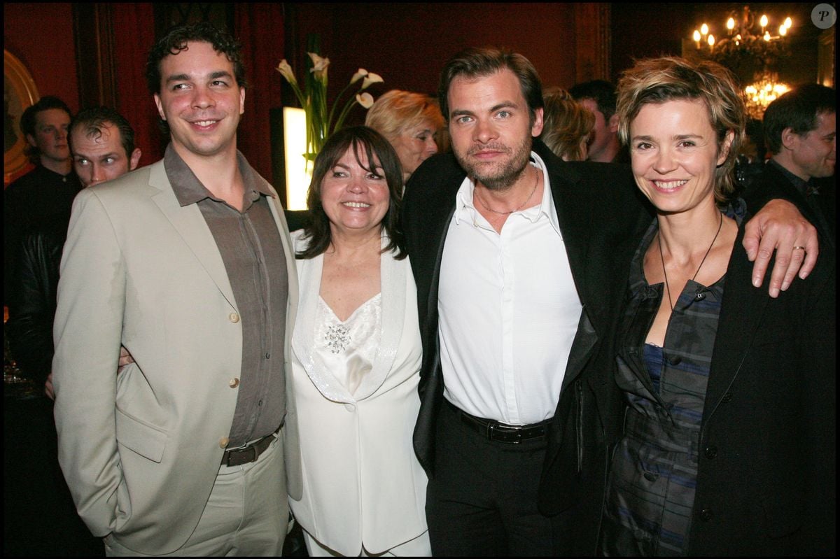 Photo : Myriam Boyer et ses deux fils Arny Berry et Clovis Cornillac ...