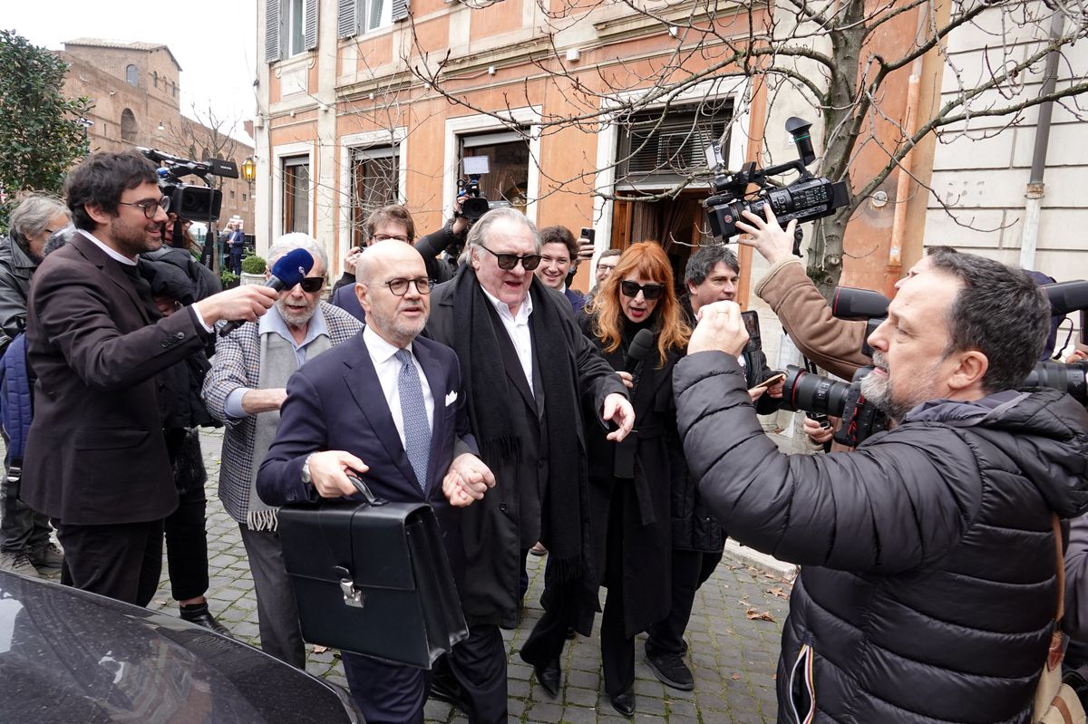 Photo : Gérard Depardieu et le paparazzi Rino Barillari se réconcilient ...