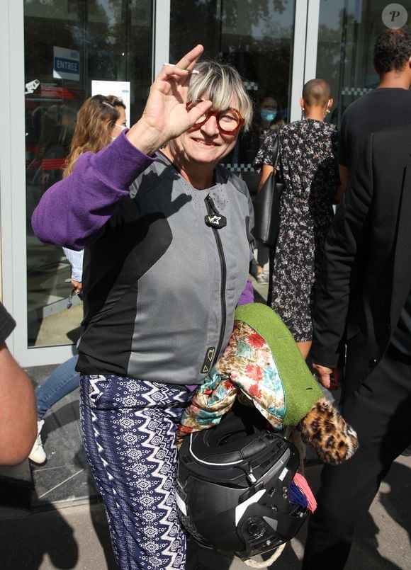 Photo : Exclusif - Christine Bravo à la sortie des studios RTL à Neuilly-sur-Seine le 21 ...